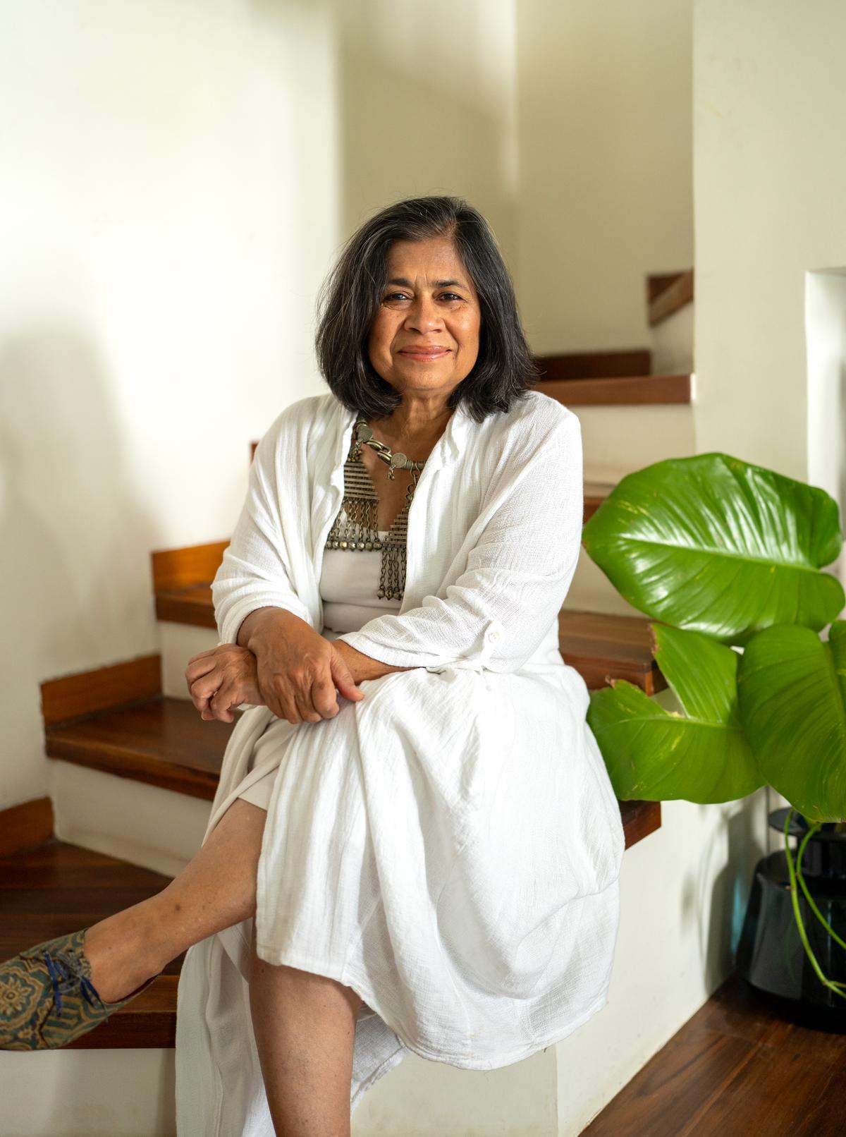 Lit by giant water lilies | Jenny Pinto’s ‘Shades of Green’ at Sabha Bengaluru - The Hindu